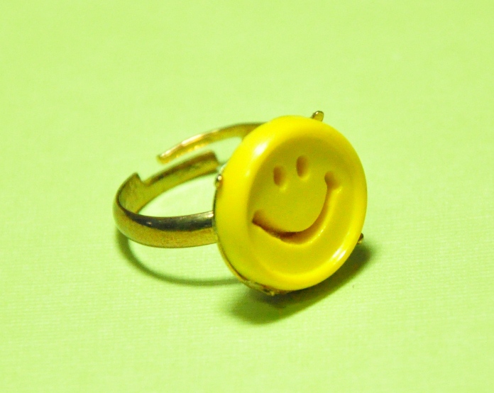 Smiling Face Ring on Luulla